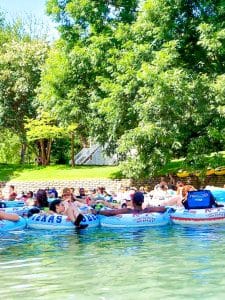 100+ Bucket List Of Fun Activities To Do On Vacation!